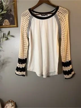 Hannah | Tops | Hannah Crochet Sleeve Boho Baseball Tee Top Cream Black ...